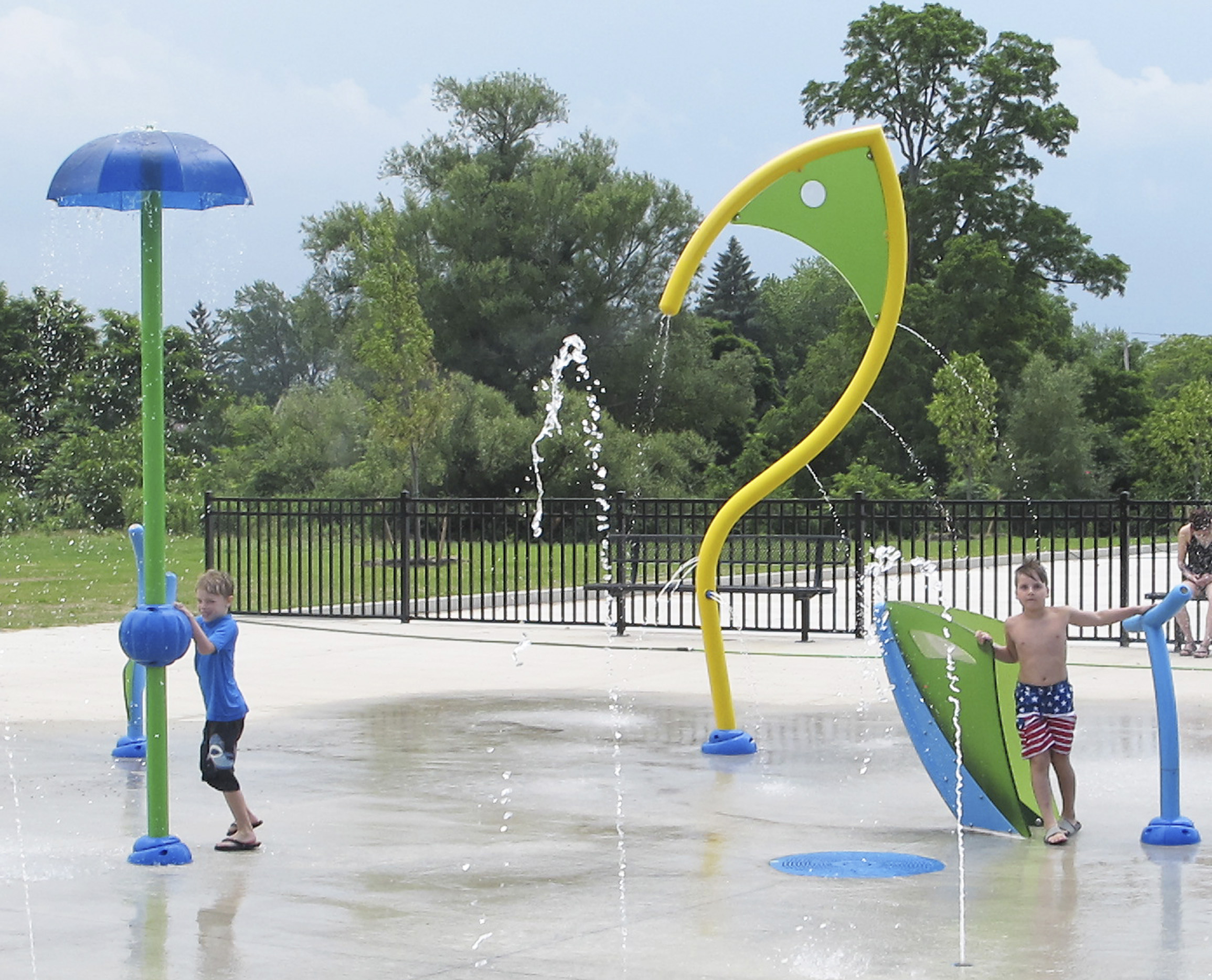 Beating the heat at Wright Park | News, Sports, Jobs - Observer Today